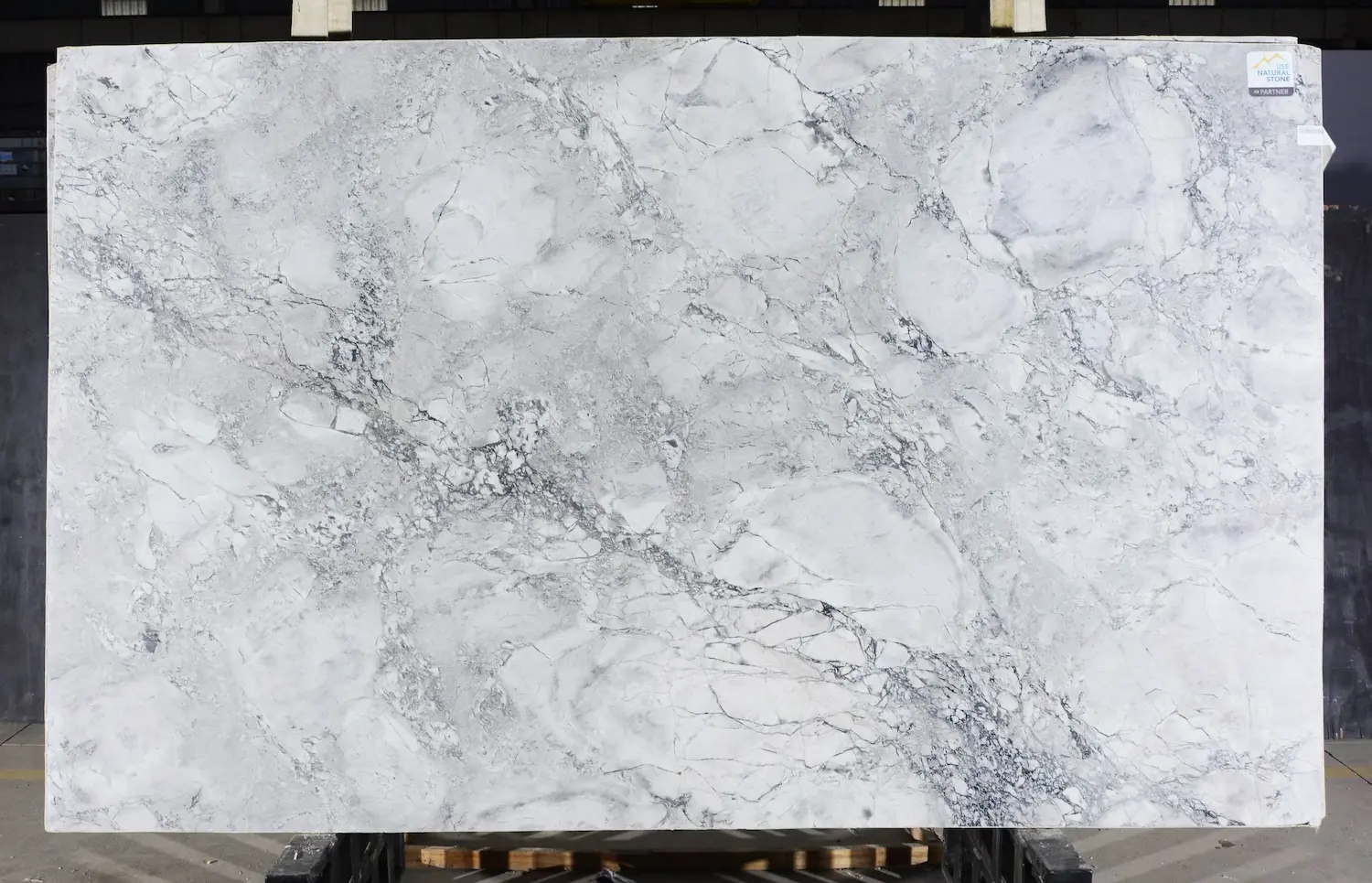 Como funciona o polimento de mármore?